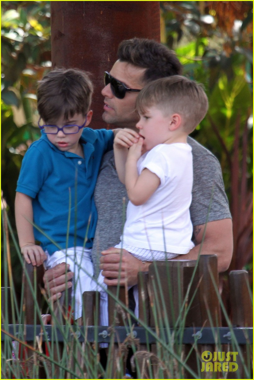 Ricky Martin: Taronga Zoo with Matteo & Valentino!: Photo 2826337 ...