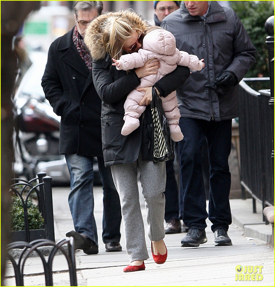 Sienna Miller & Tom Sturridge: Family Day with Marlowe!: Photo 2832470 ...