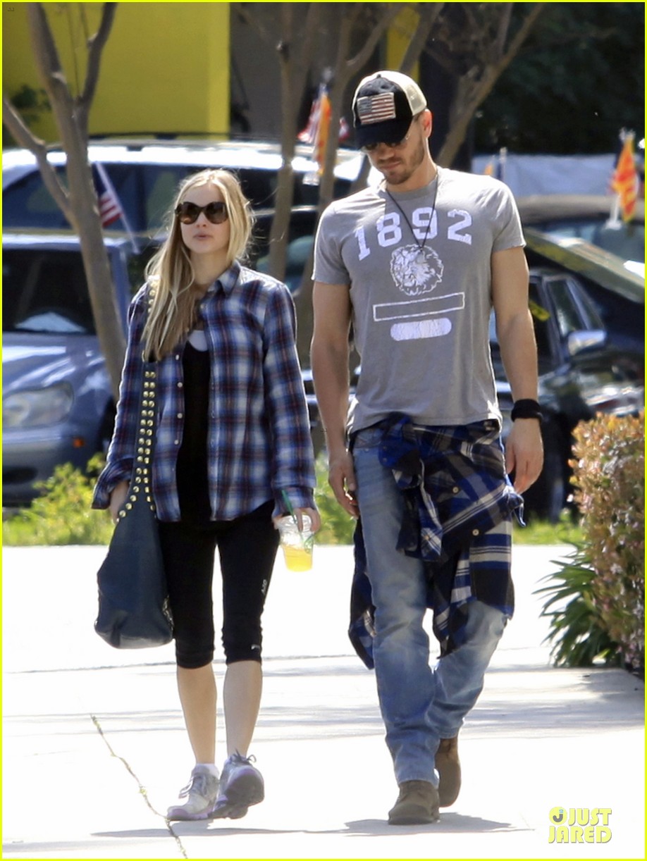 Chad Michael Murray & Kenzie Dalton: Plaid Matching Couple!: Photo ...