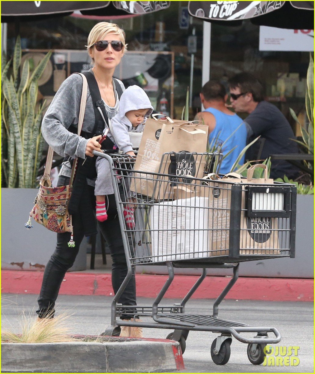 Elsa Pataky & India: Mommy-Daughter Errands!: Photo 2834391 | Celebrity ...
