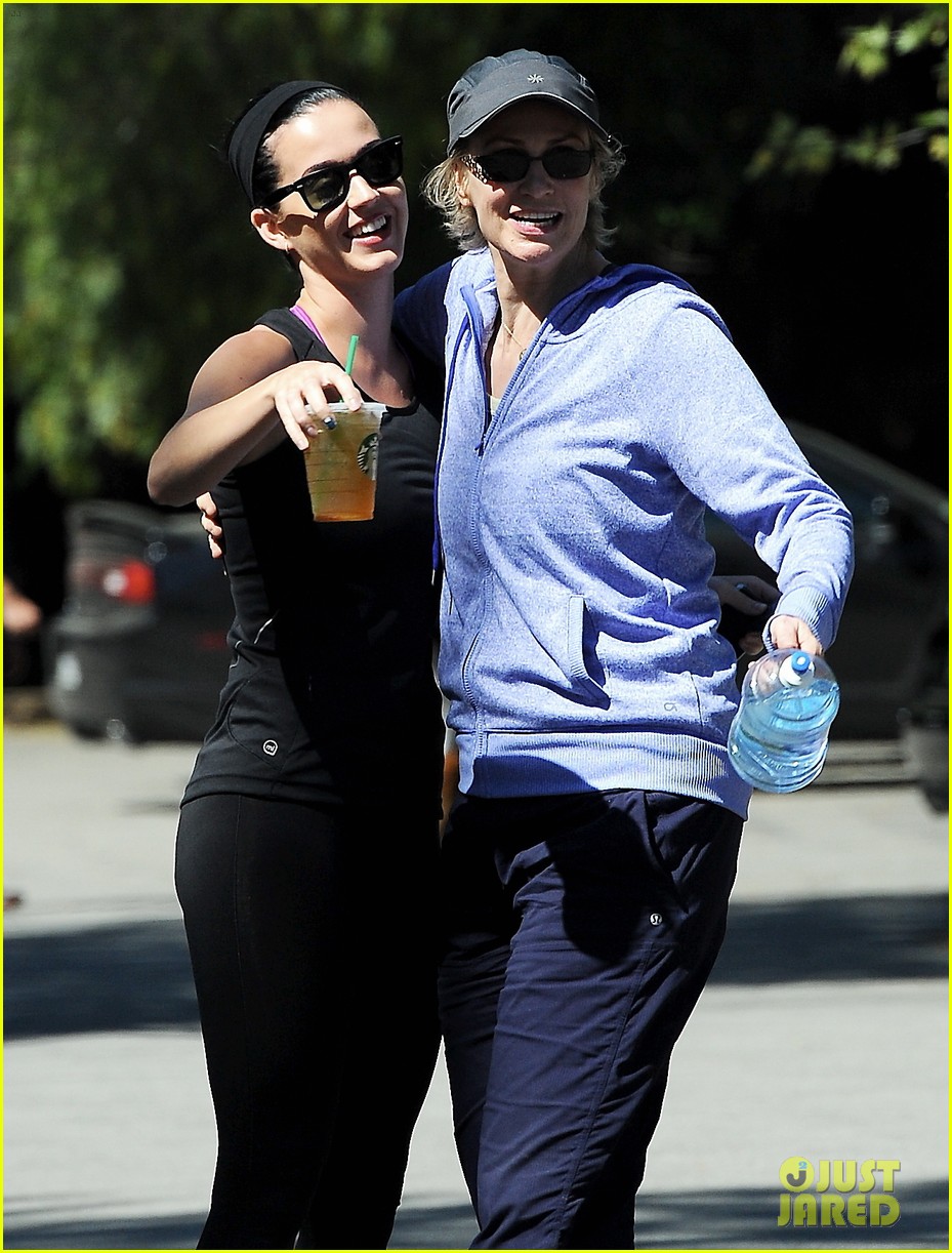 Katy Perry & Jane Lynch: Hiking Trail Run-In!: Photo 2840758 | Jane ...