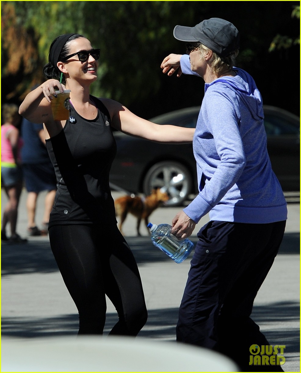 Katy Perry & Jane Lynch: Hiking Trail Run-In!: Photo 2840760 | Jane ...