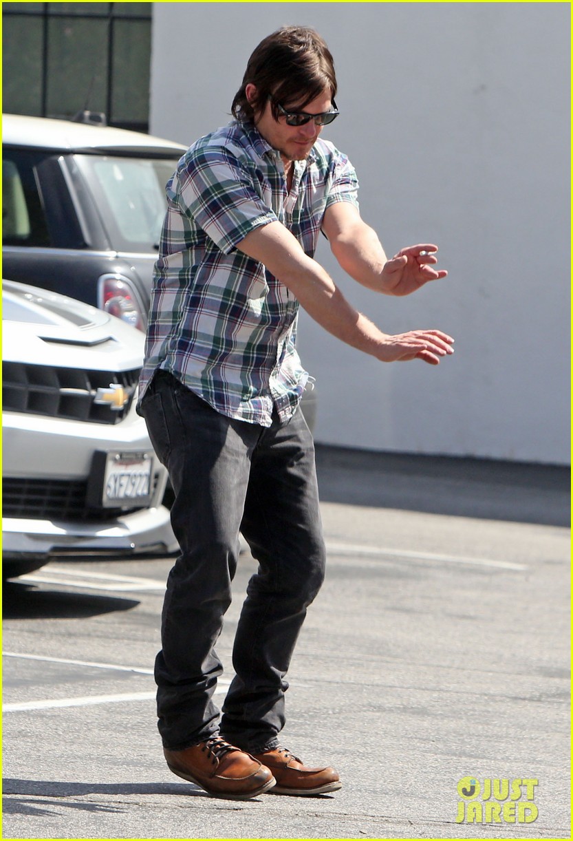 Norman Reedus: Win Signed 'Walking Dead' PS3 Game!: Photo 2835838 ...