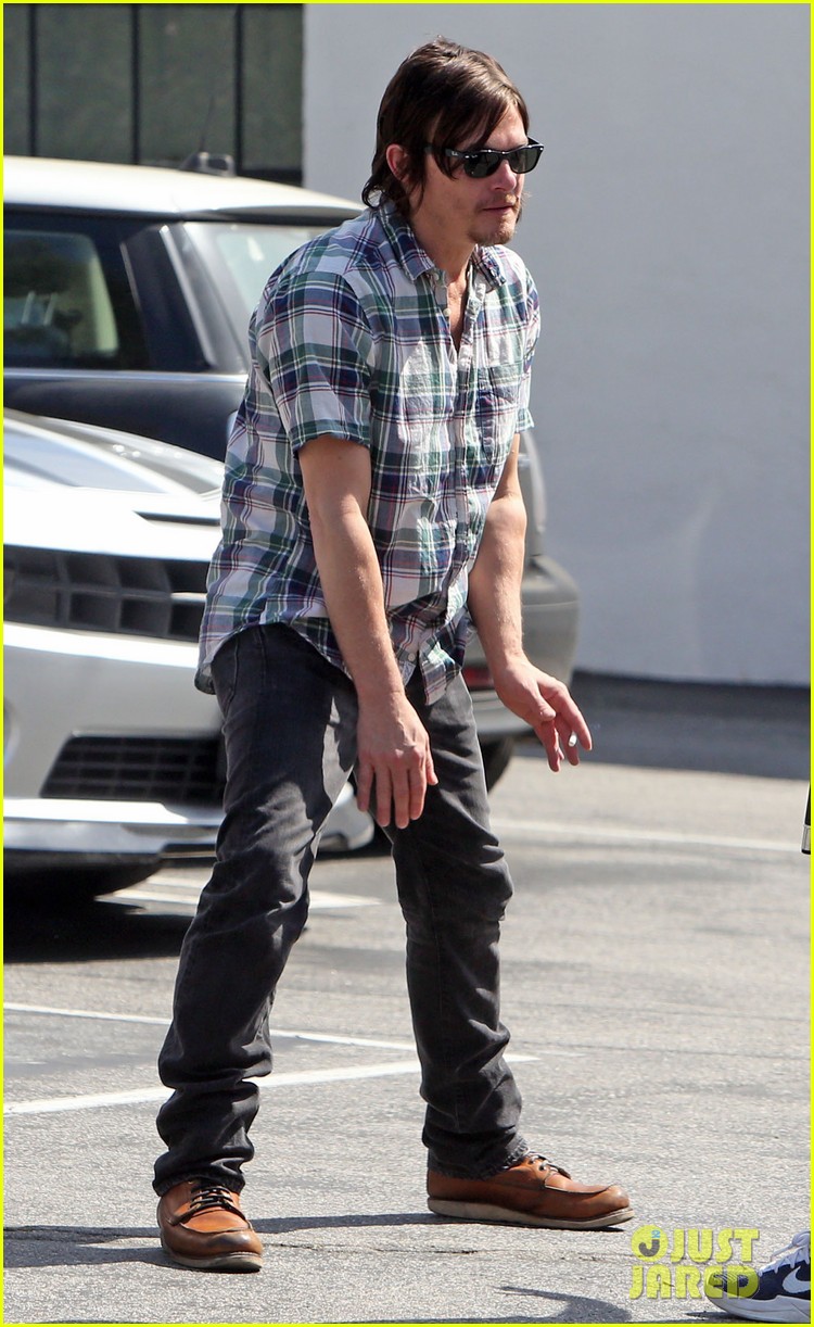 Norman Reedus: Win Signed 'Walking Dead' PS3 Game!: Photo 2835840 ...