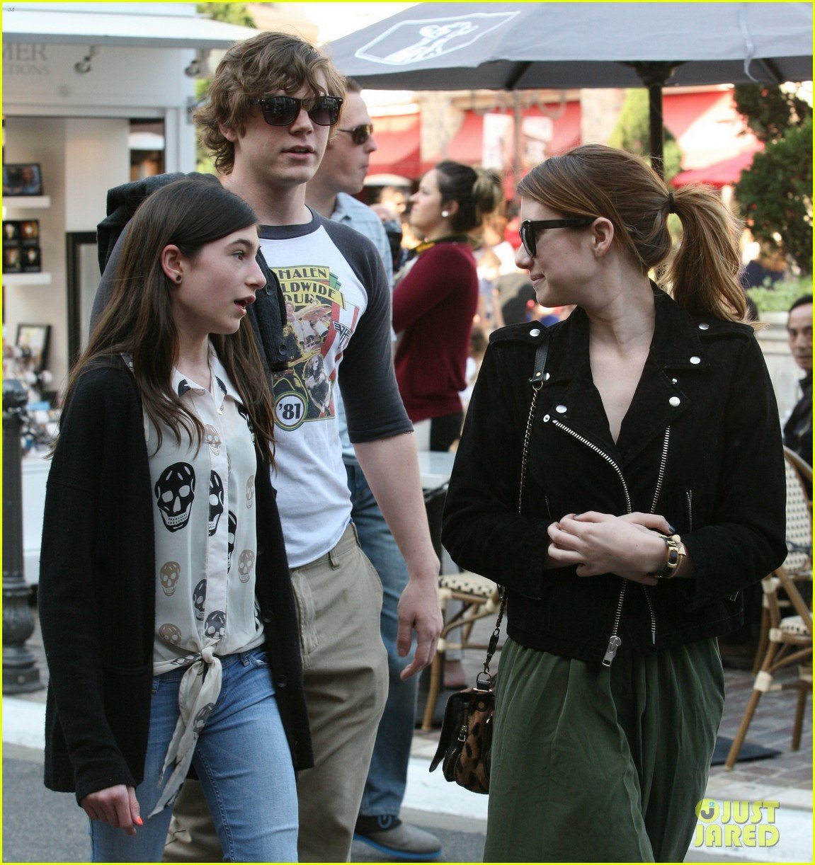 Emma Roberts & Evan Peters: The Grove Outing!: Photo 2837515 | Emma ...