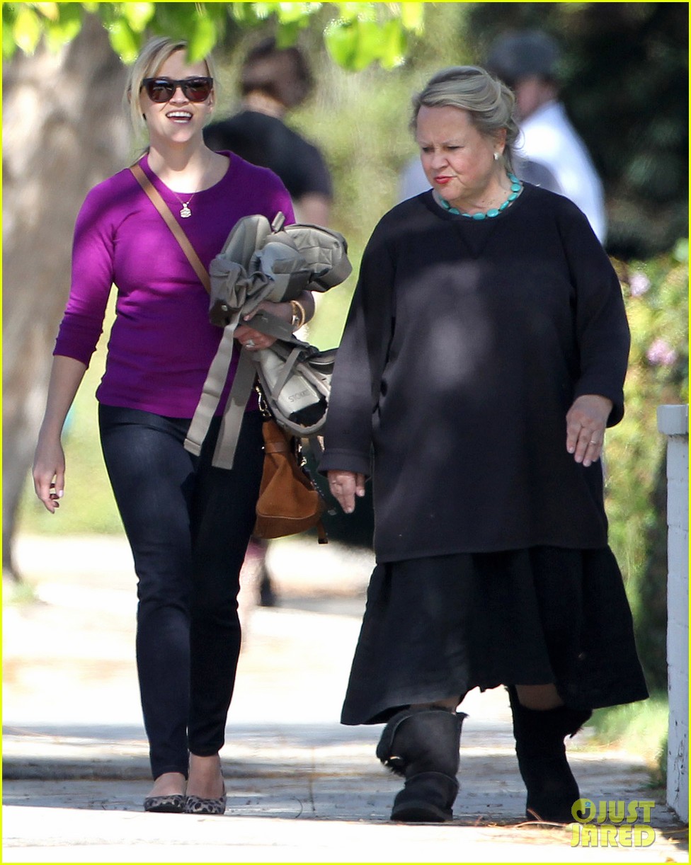 Reese Witherspoon: Full Family Outing!: Photo 2828124 | Celebrity ...
