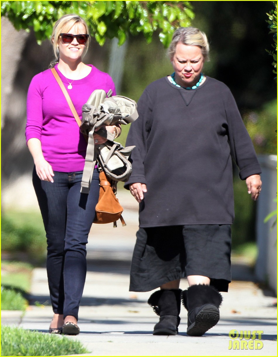 Reese Witherspoon: Full Family Outing!: Photo 2828125 | Celebrity ...