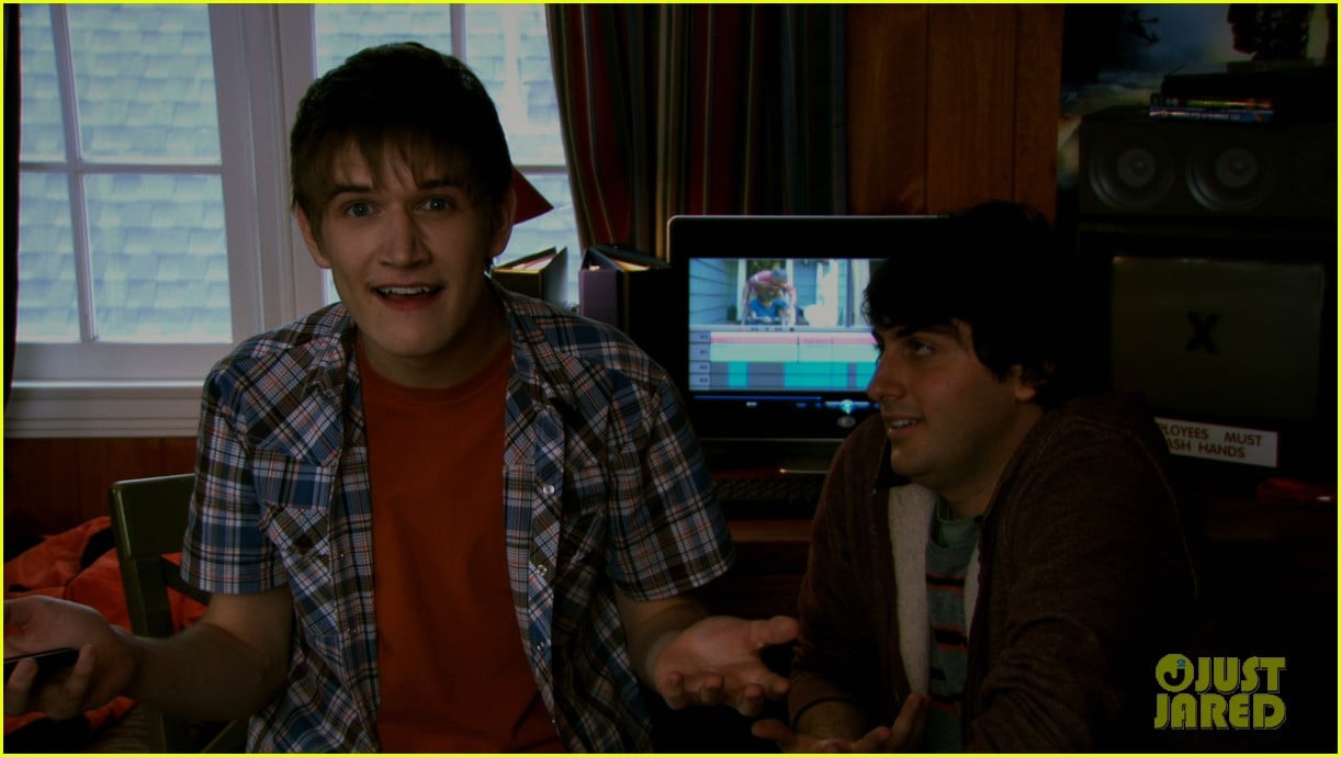 Bo Burnham: 'Zach Stone is Gonna Be Famous' Teaser Clip (Exclusive): Photo 2852717 | Exclusive ...