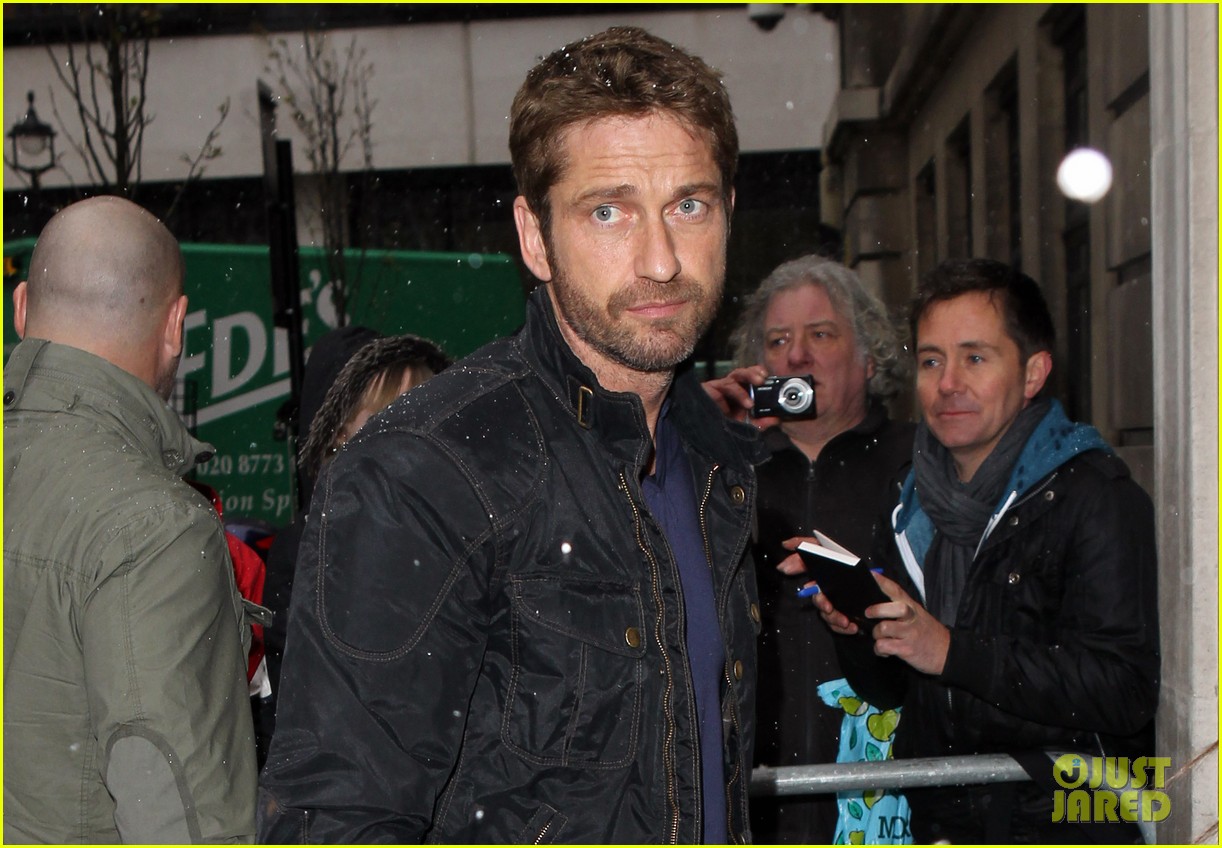 Gerard Butler: You Don't Have to Be American to Watch 'Olympus': Photo ...