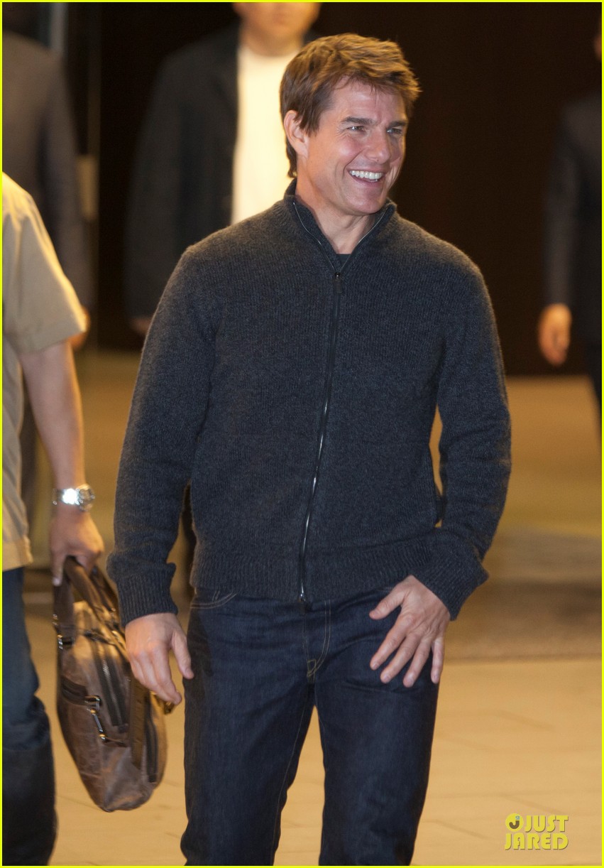 Tom Cruise: Ankle Injury from Kicking on 'Jack Reacher' Set: Photo ...