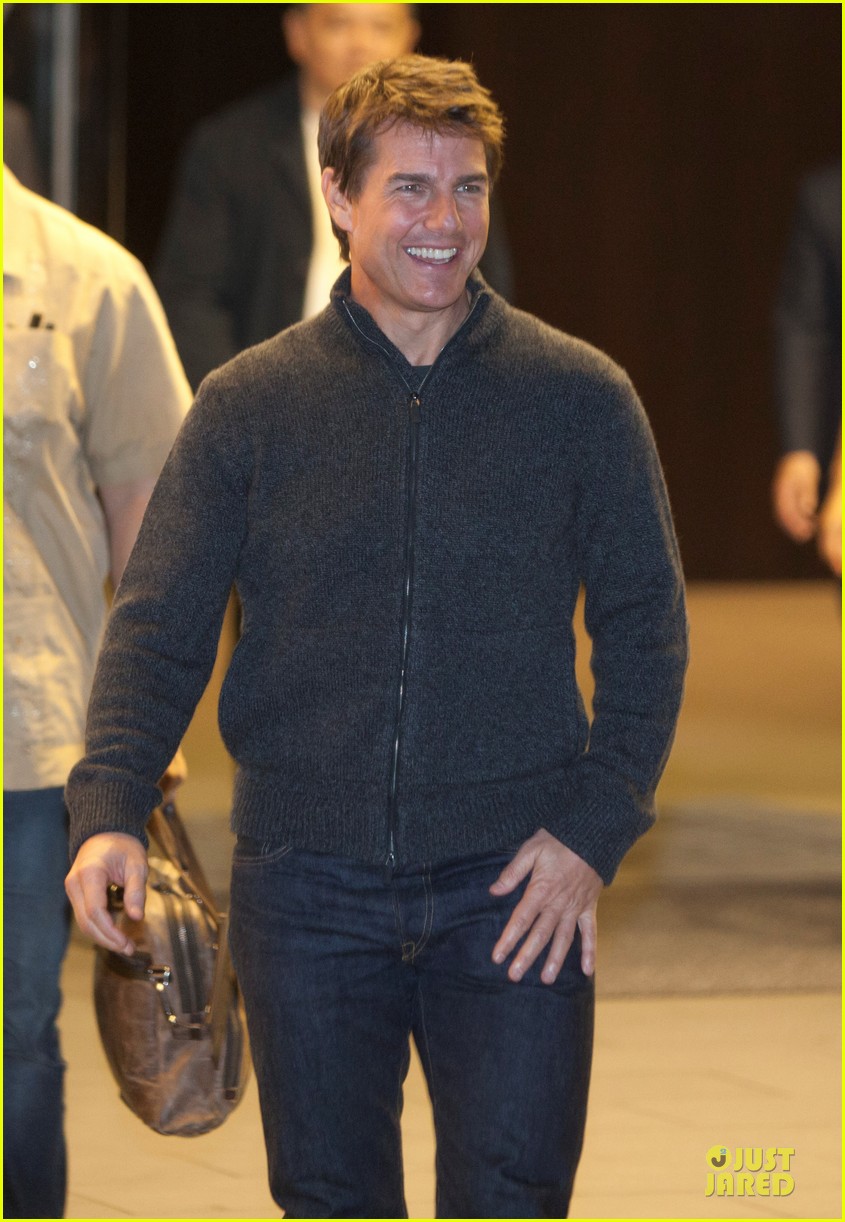 Tom Cruise: Ankle Injury from Kicking on 'Jack Reacher' Set: Photo ...