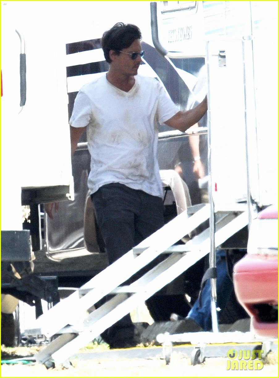 Johnny Depp Gets to Work After Date Night with Amber Heard: Photo ...