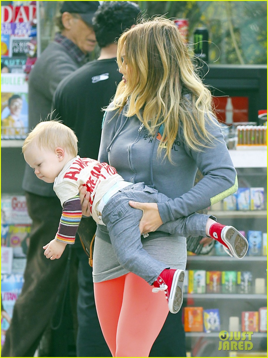 Hilary Duff & Mike Comrie: Family Breakfast with Luca!: Photo 2844737 ...