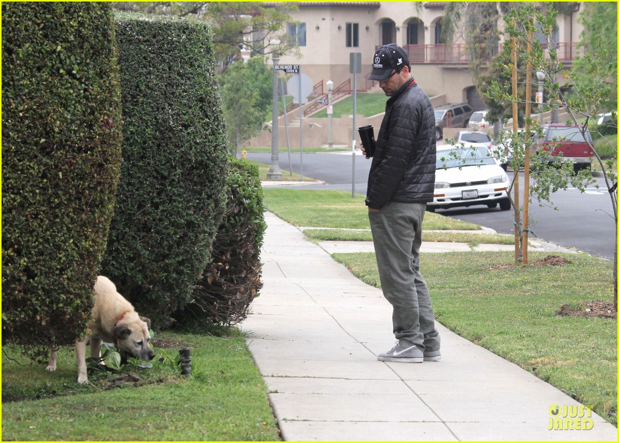 Jon Hamm: Alan Arkin Joins 'Million Dollar Arm'!: Photo 2849566 | Jon ...