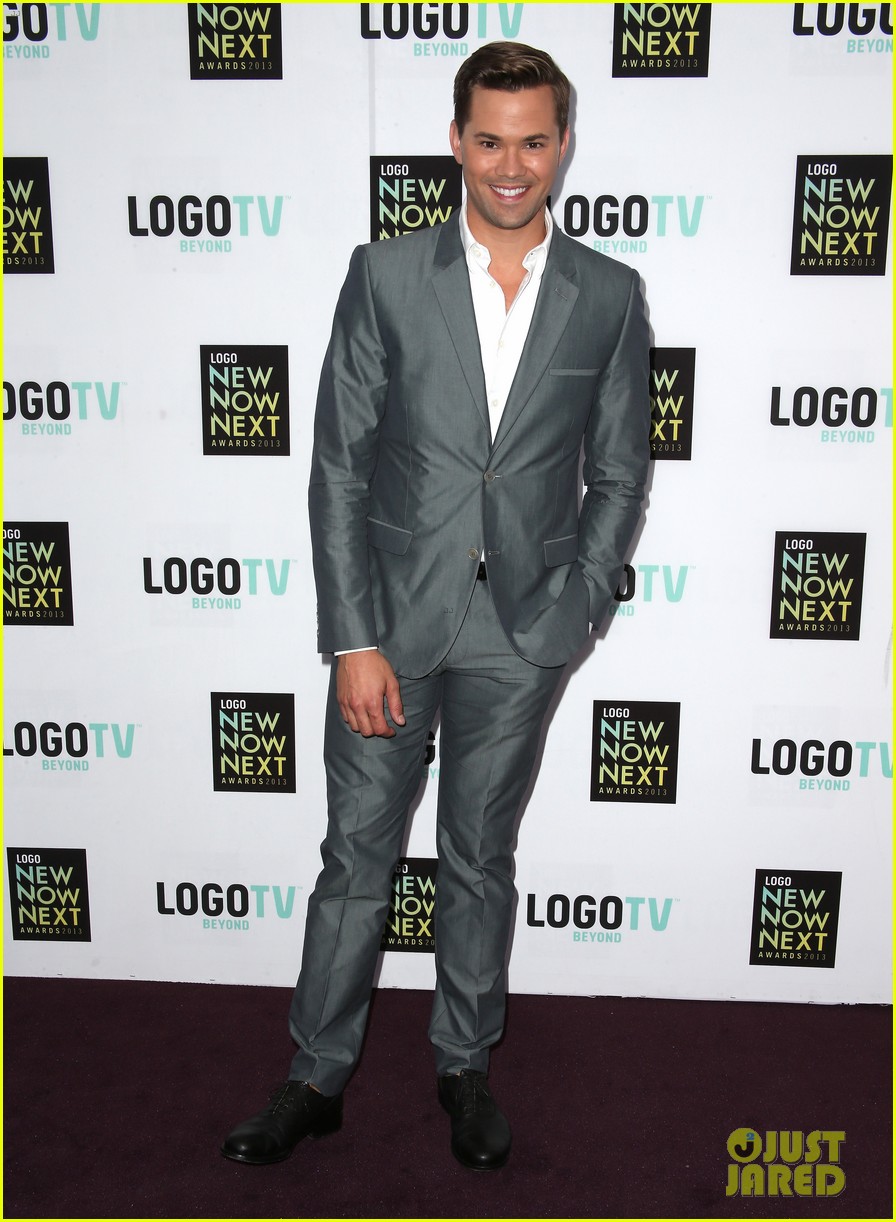 Chelsea Handler & Skylar Astin: NewNowNext Awards 2013!: Photo 2849441 ...