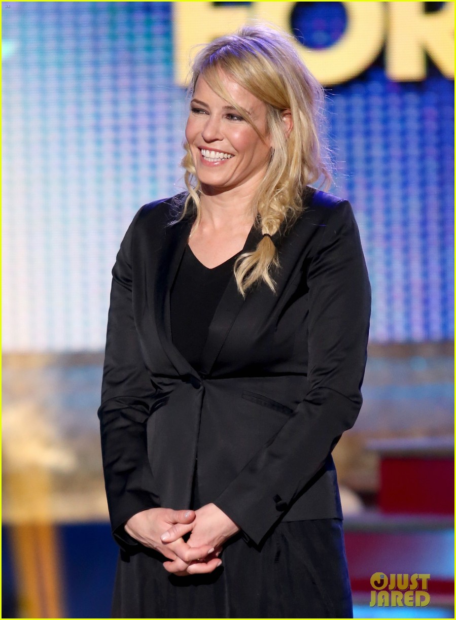 Chelsea Handler & Skylar Astin: NewNowNext Awards 2013!: Photo 2849454 ...