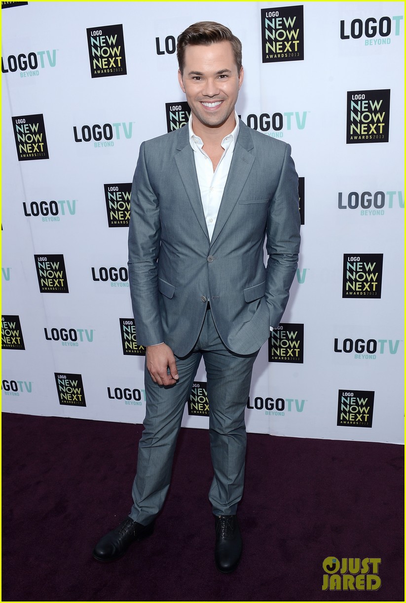Chelsea Handler & Skylar Astin: NewNowNext Awards 2013!: Photo 2849459 ...