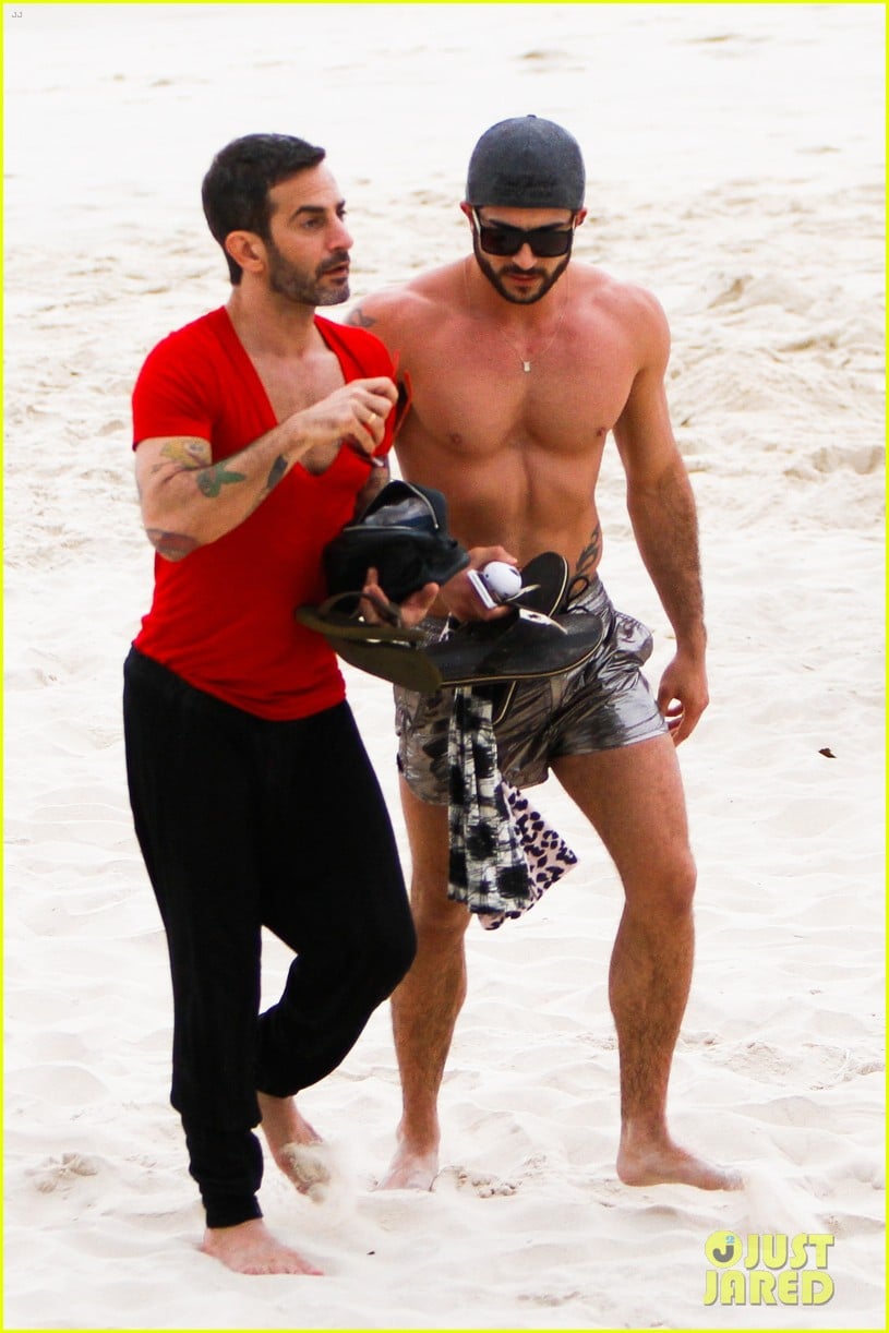 Marc Jacobs & Harry Louis: Beach Kisses in Rio!: Photo 2847149 | Marc ...