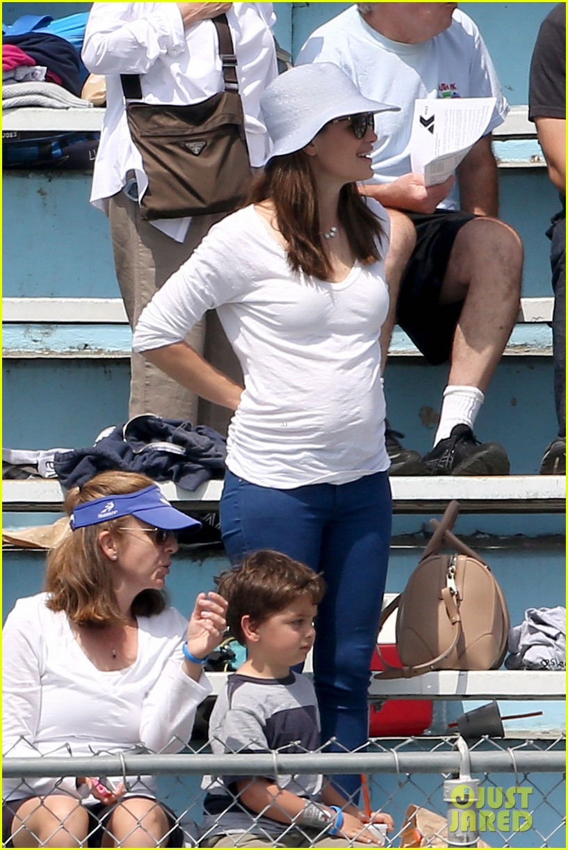 Ben Affleck & Jennifer Garner: Track Meet with the Girls!: Photo ...