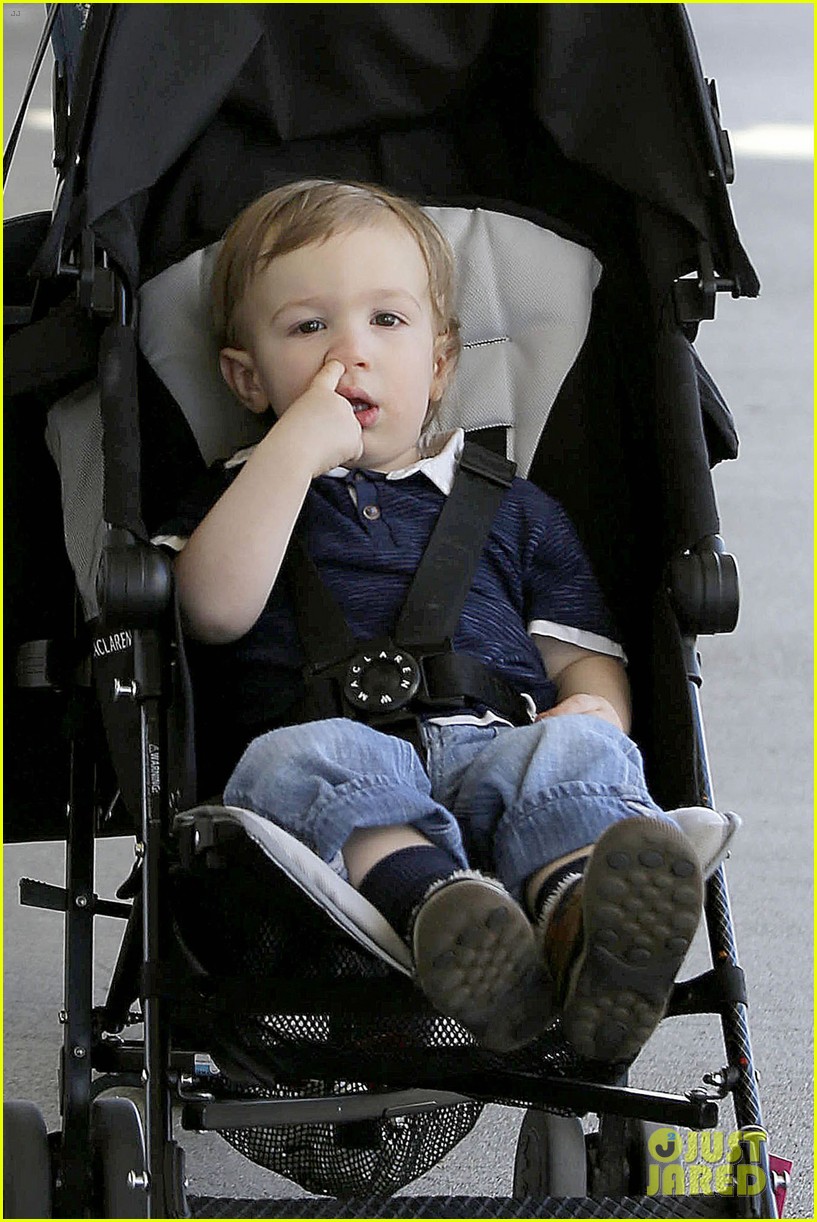 January Jones: Friday FedEx Stop: Photo 2853738 | January Jones Photos ...