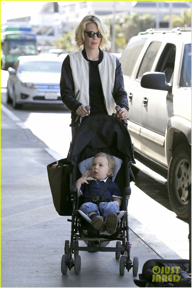 January Jones: Friday FedEx Stop: Photo 2853746 | January Jones Photos ...