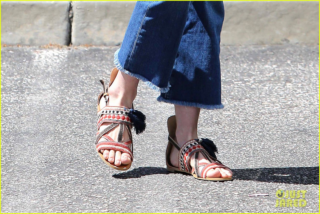 January Jones: Friday FedEx Stop: Photo 2853762 | January Jones Photos ...