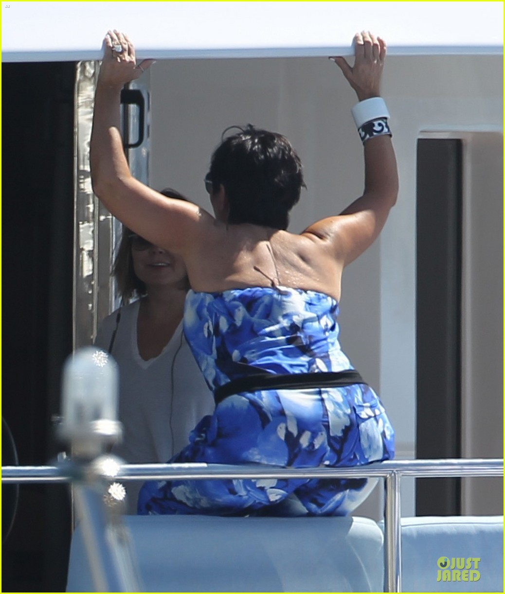 Pregnant Kim Kardashian: Greece Yacht with Family!: Photo 2859301 ...