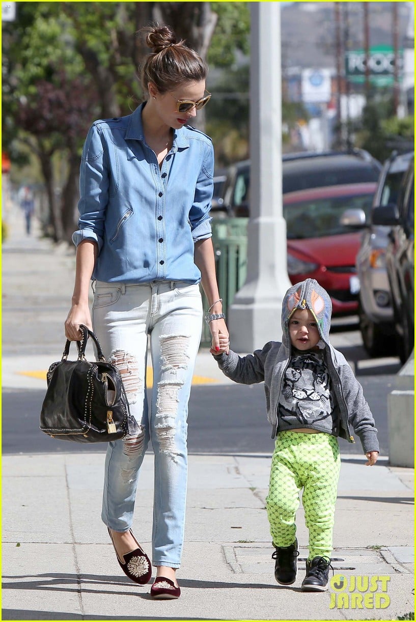 Miranda Kerr & Flynn 'Romp' Around at Kids Gym: Photo 2845573 ...