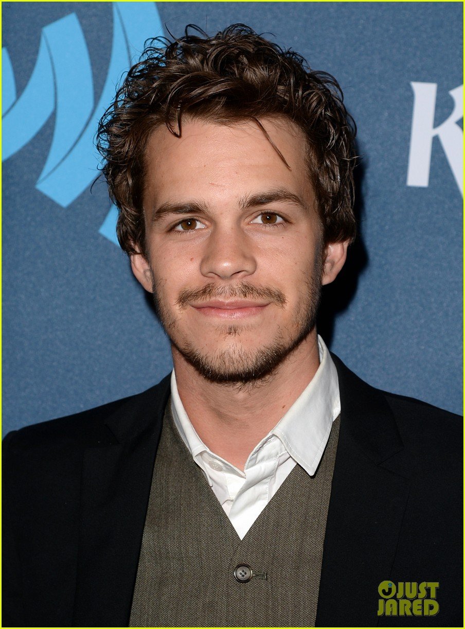 Logan Lerman & Mae Whitman - GLAAD Media Awards 2013: Photo 2854409 ...