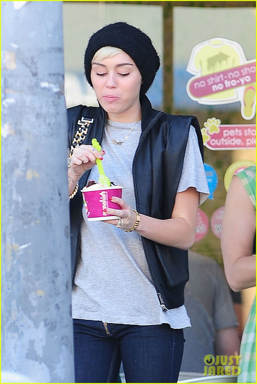 Miley Cyrus: It 'Seems Right' To Wear My Engagement Ring: Photo 2860305 ...