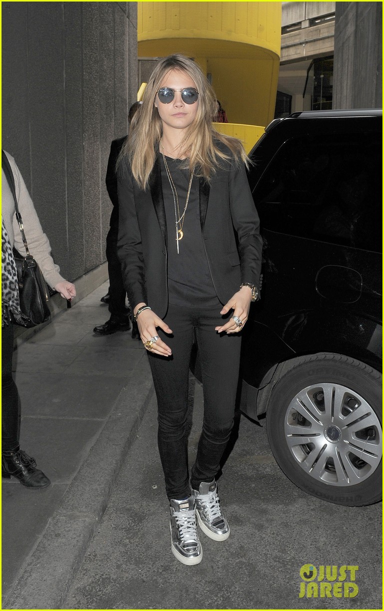 Rita Ora And Cara Delevingne Girls Night In Photo 2860593 Cara Delevingne Photos Just