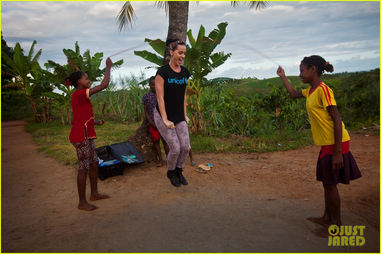 Katy Perry: Madagascar Visit for UNICEF!: Photo 2845520 | Katy Perry ...