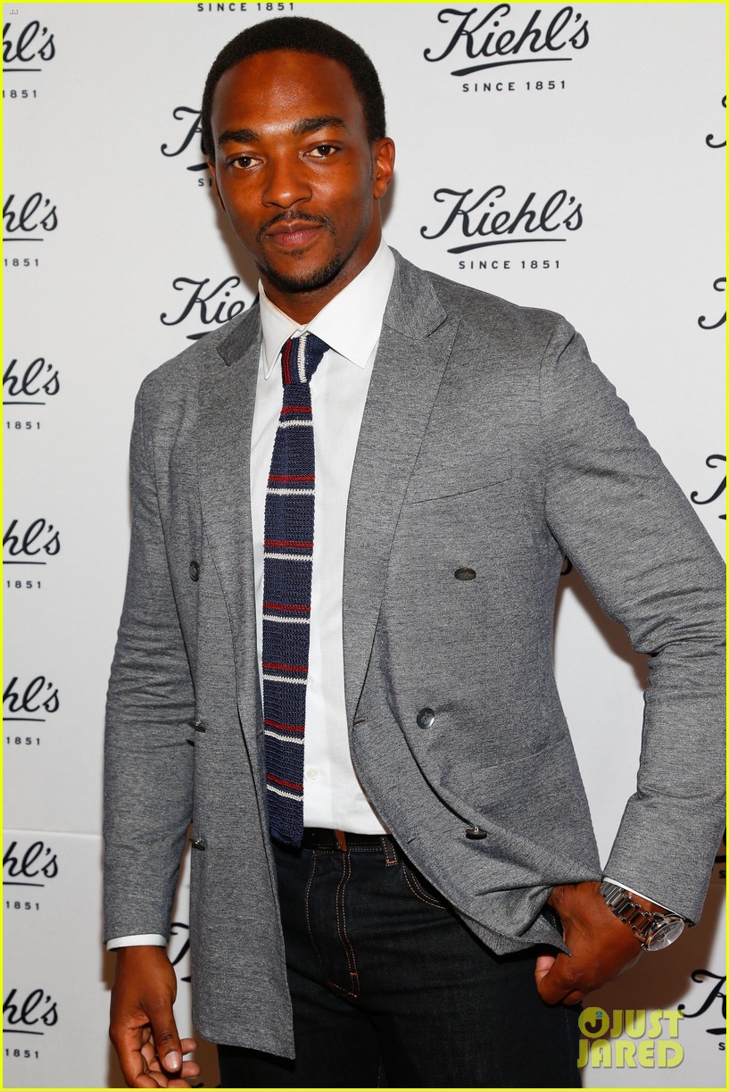 Zachary Quinto & AnnaSophia Robb: Kiehl's Environmental Launch: Photo ...