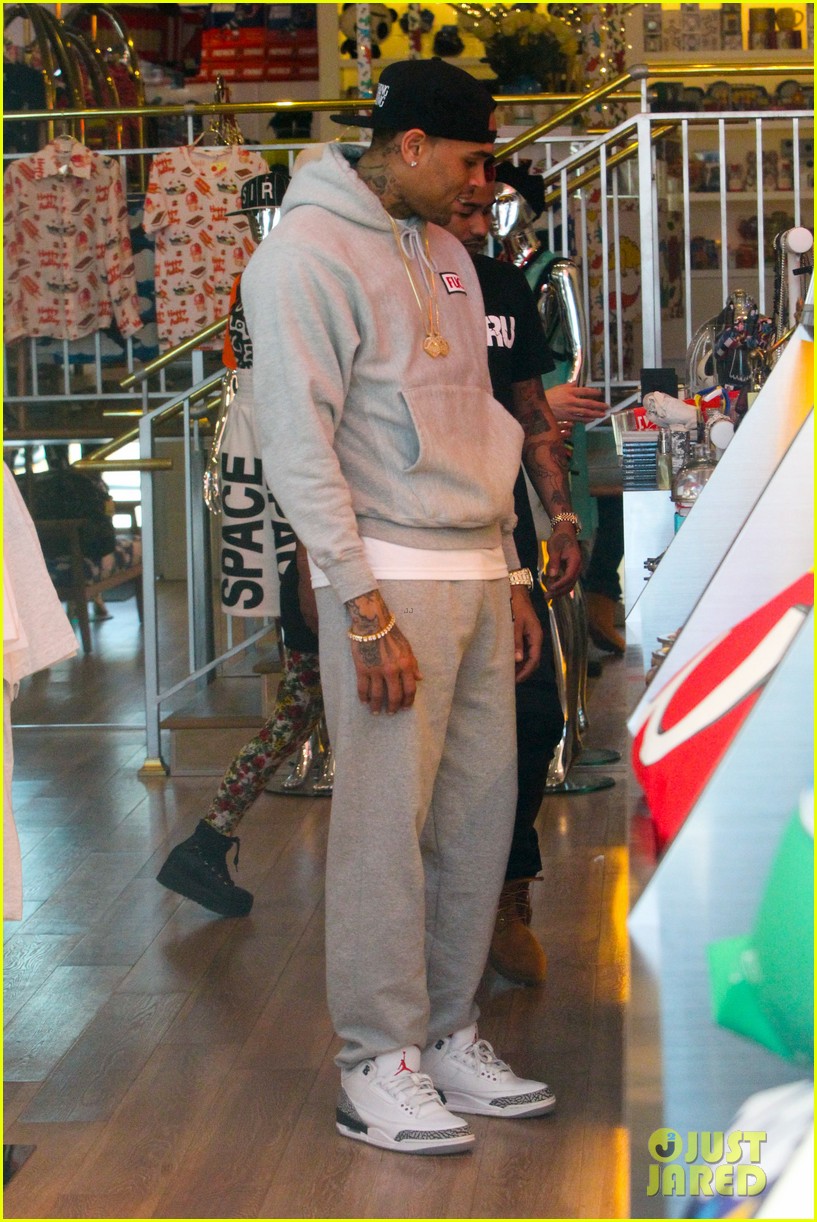 Rihanna & Chris Brown: Wild Style Shoppers!: Photo 2847491 | Chris ...