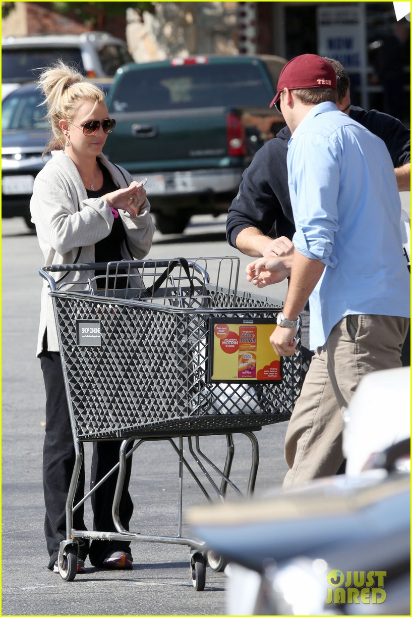 Britney Spears & David Lucado: Breakfast & Shopping Day!: Photo 2858081 ...