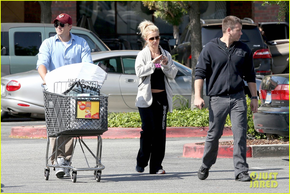 Britney Spears & David Lucado: Breakfast & Shopping Day!: Photo 2858083 ...