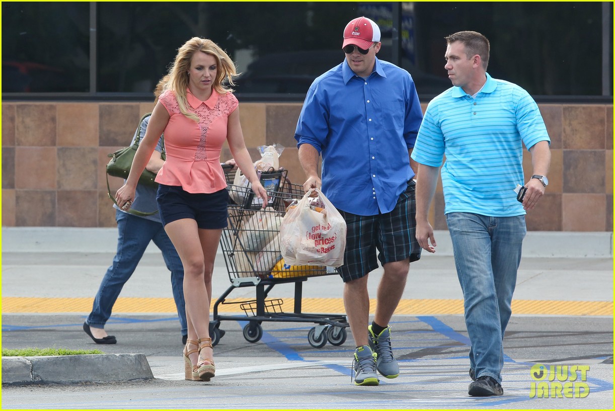Britney Spears & David Lucado: Saturday Ralphs Run!: Photo 2849520 ...