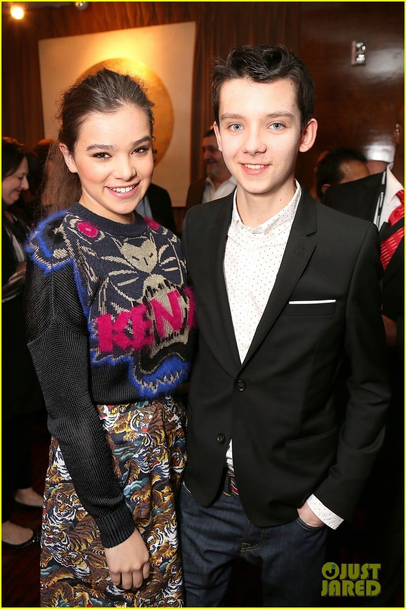 Hailee Steinfeld & Isla Fisher: CinemaCon Cuties!: Photo 2853199 | Asa ...