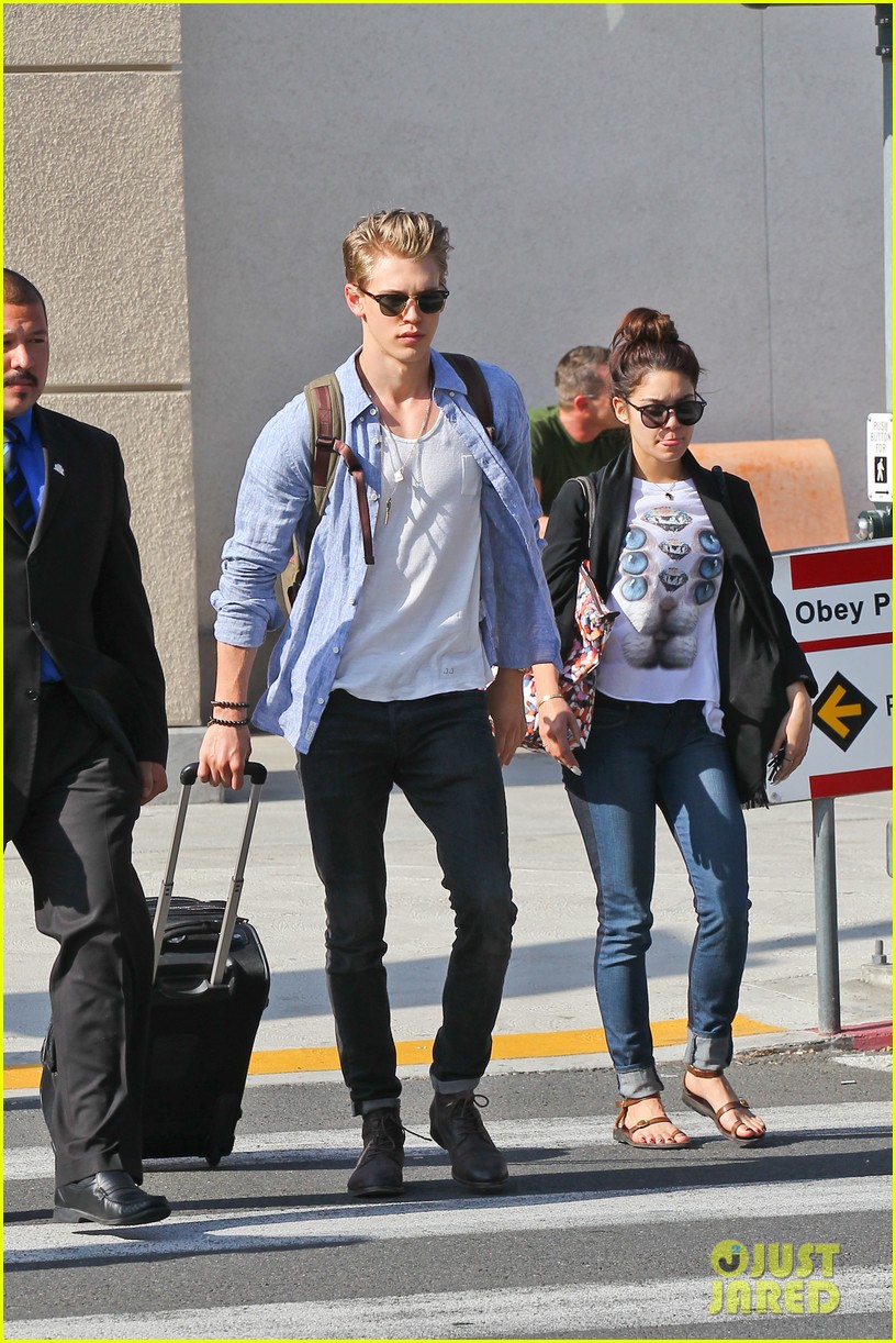 Vanessa Hudgens & Austin Butler: Back From Vegas: Photo 2860387 ...