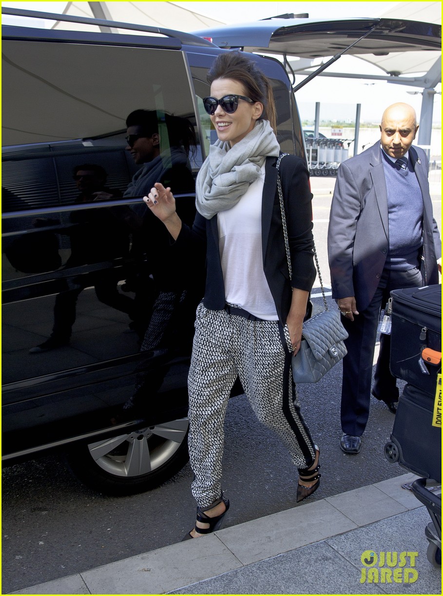Kate Beckinsale: London Arrival After Met Ball!: Photo 2866475 | Kate ...
