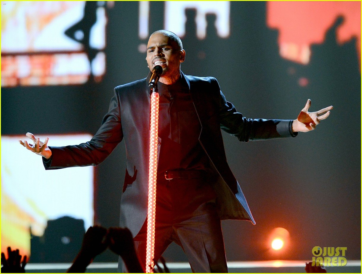 Chris Brown - Billboard Music Awards 2013 Performance (Video): Photo ...
