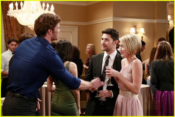 Matt Dallas & Derek Theler Replicate 'Kyle XY' Abs Flash Pose!: Photo 2876490 | Kyle XY, Matt ...