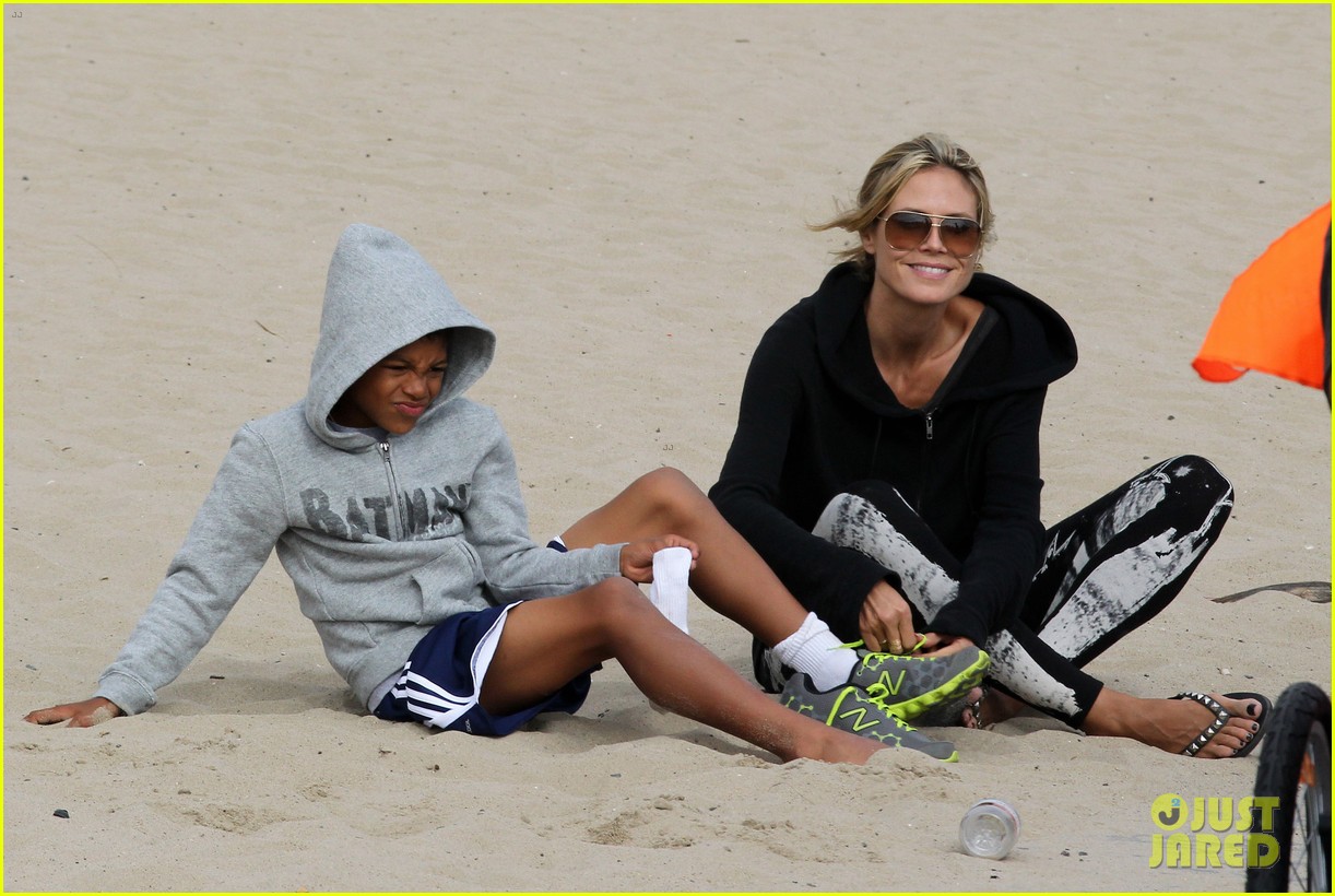 Heidi Klum: Poolside Bikini Babe on Mother's Day: Photo 2869265 ...