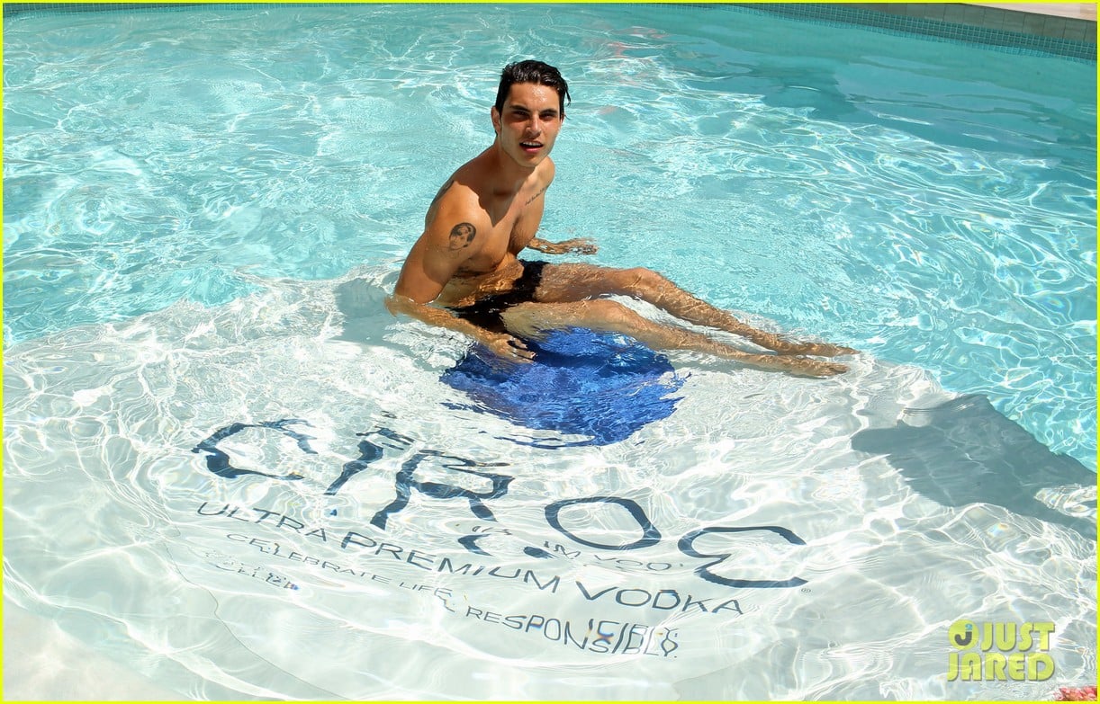 Glee's Samuel Larsen Cuts Off Dreadlocks, Goes Shirtless!: Photo 2878328 | Shirtless Photos ...