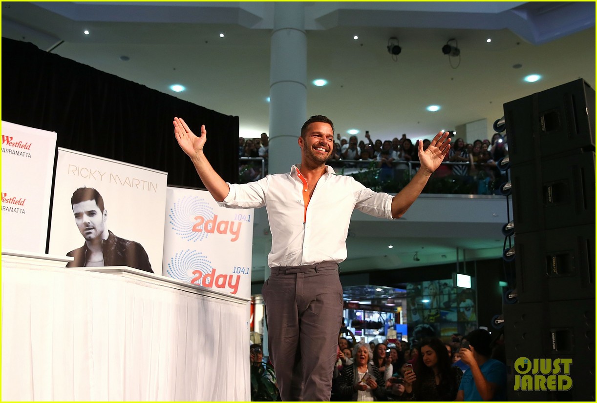 Ricky Martin Meets Fans at Greatest Hits Event in Australia: Photo ...