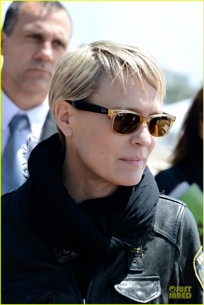 Olga Kurylenko & Robin Wright: Finch's Quarterly Review Filmmakers ...