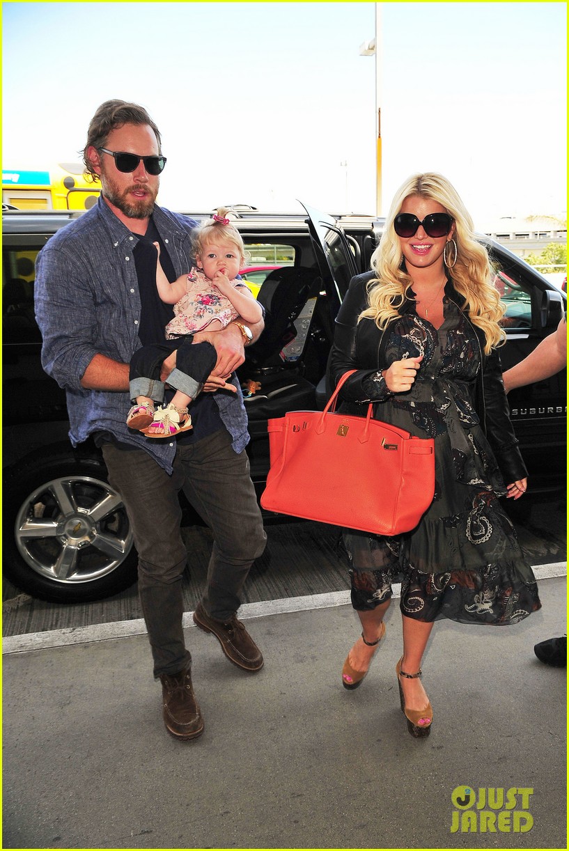Jessica Simpson & Eric Johnson: Family Flight with Maxwell!: Photo ...