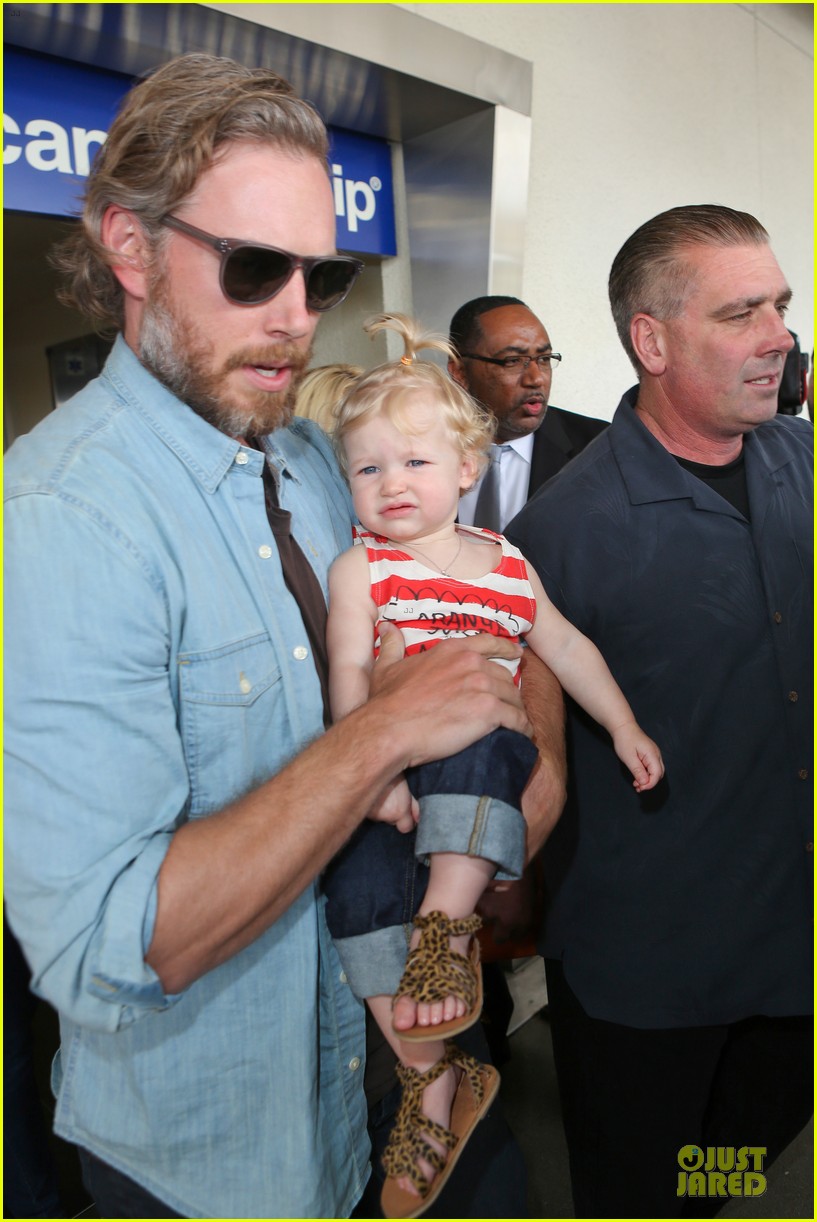 Jessica Simpson: Baby Bumpin' LAX Return!: Photo 2864483 | Celebrity ...