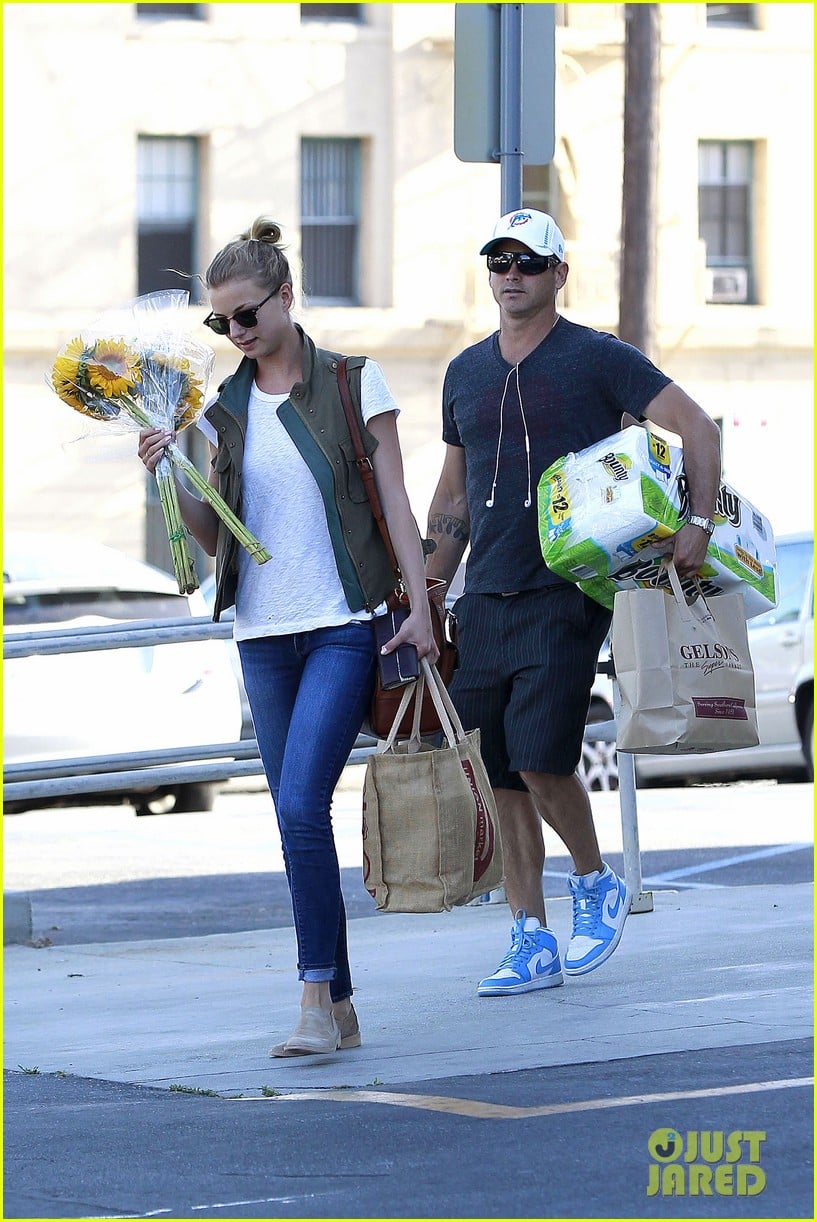 Emily VanCamp: Back from Philippines Beach Vacation!: Photo 2880614 ...