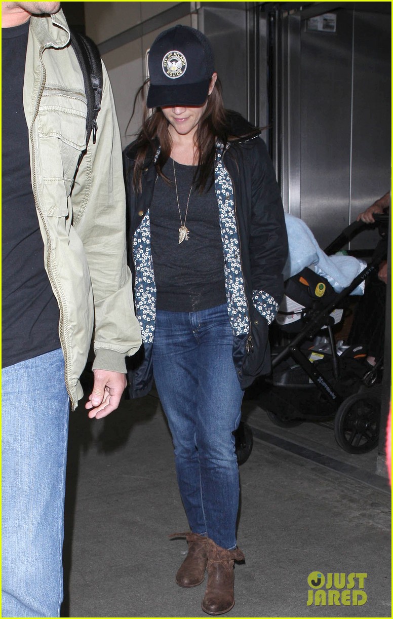 Reese Witherspoon: Atlanta Police Hat at LAX Airport!: Photo 2863840 ...